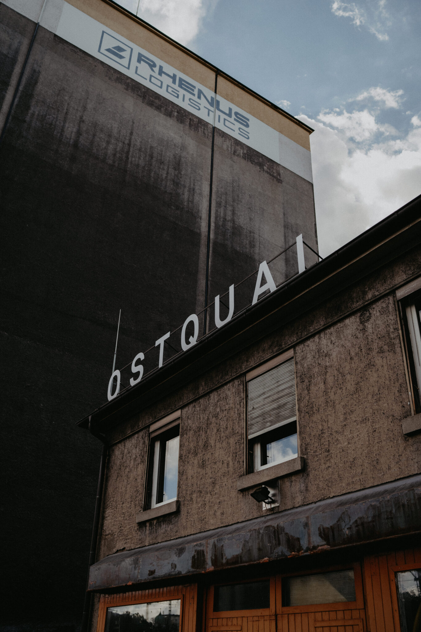 Industrie-Hochzeit am Hafen des Rheins - Liebesding