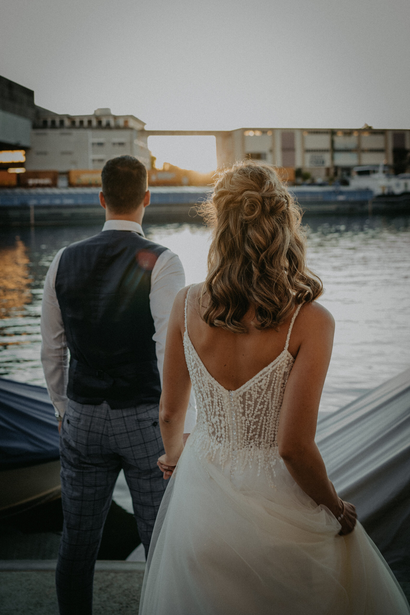 Industrie-Hochzeit am Hafen des Rheins - Liebesding